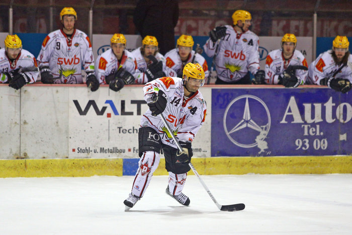 Top-Verteidiger Dustin Friesen hat in Bremerhaven verlängert ...