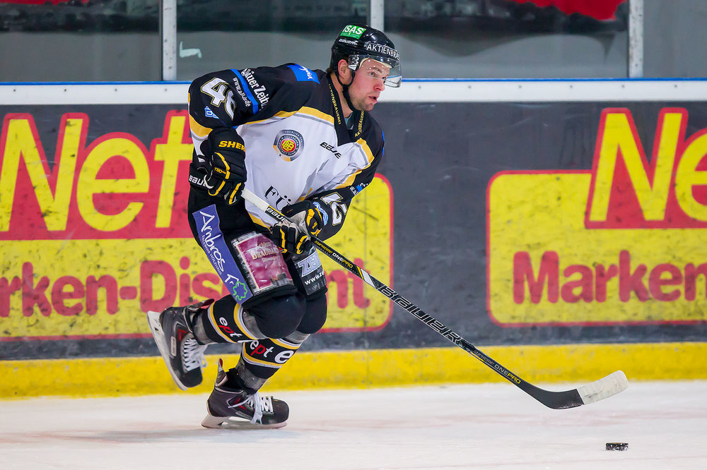 Zwei-Jahres-Vertrag für Ron Newhook in Sonthofen - Hubert Schöpf bleibt ...