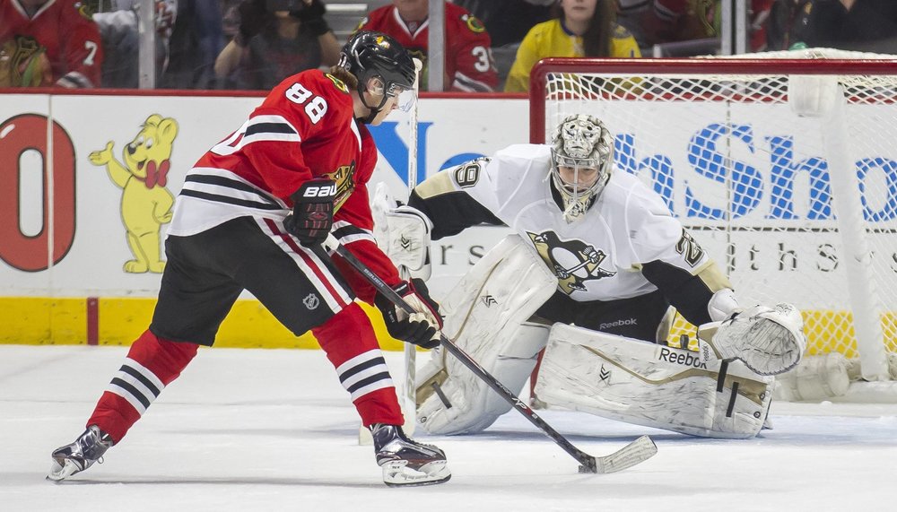 Marcel Goc feiert mit den Blues einen 2:1-Sieg nach Penalty-Schießen ...