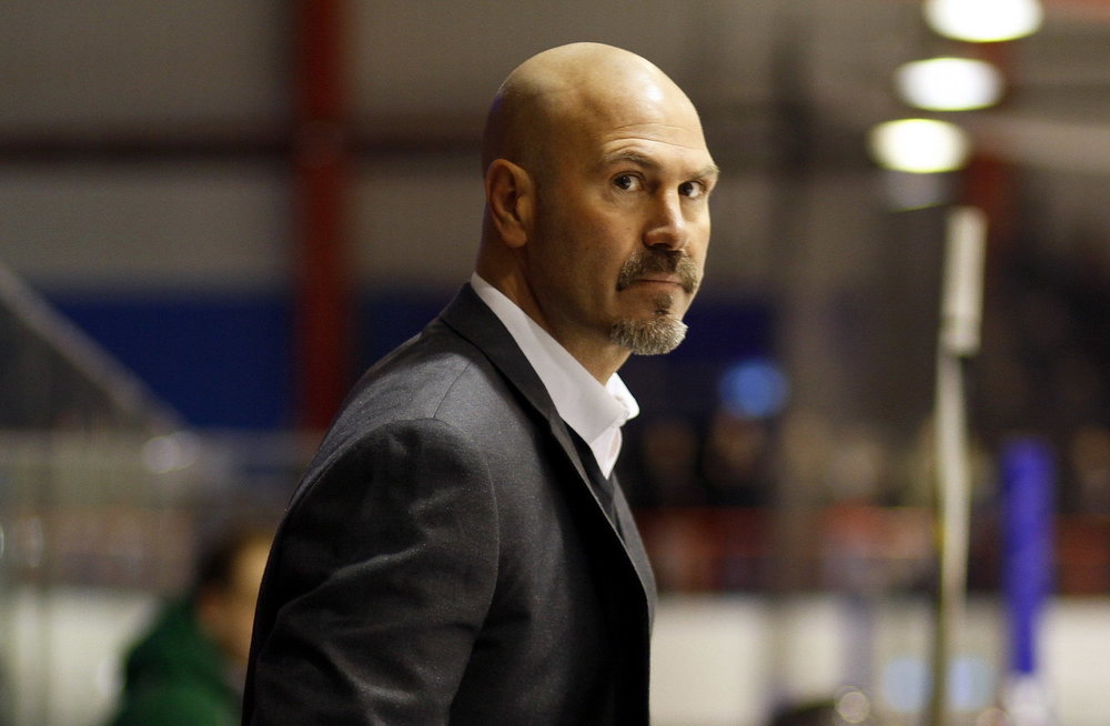 Trainer des Jahres Frank Petrozza bleibt Chefcoach beim Herner EV ...