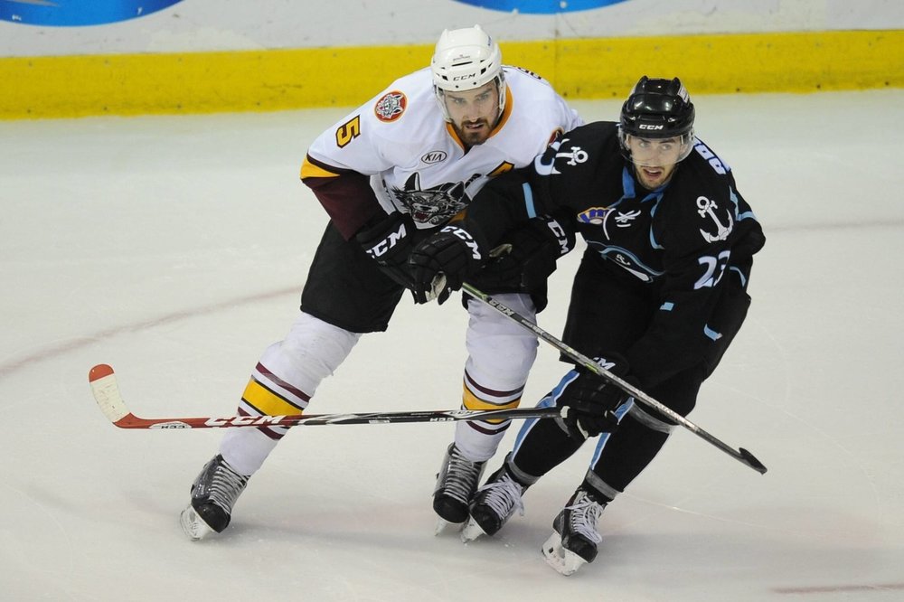 US-Boy Taylor Aronson verstärkt die Defensive der Thomas Sabo Ice ...