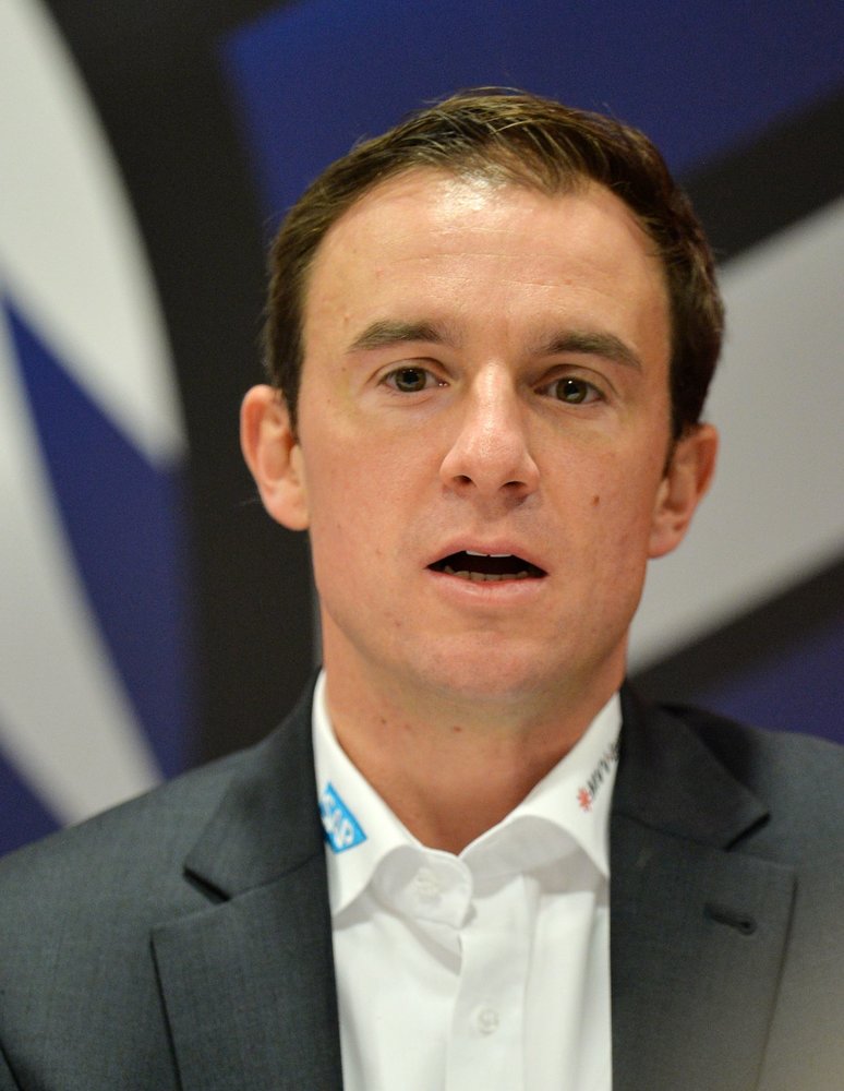 Adler-Geschäftsführer Daniel Hopp bestätigt Manager Teal Fowler auch ...