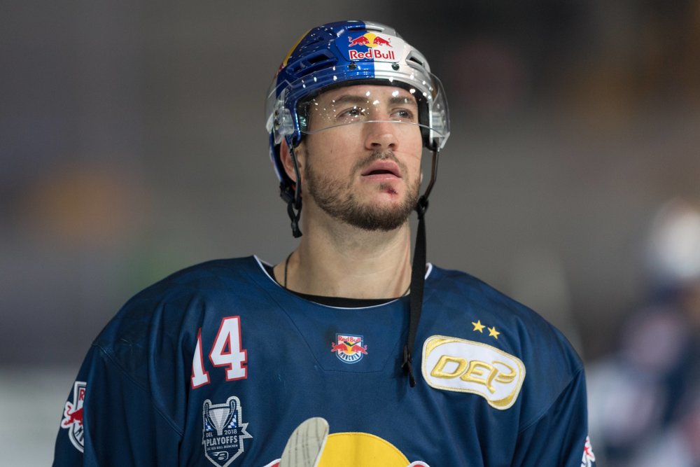 Münchens Pinizzotto nach brutalem Check an Plachta für fünf Spiele ...