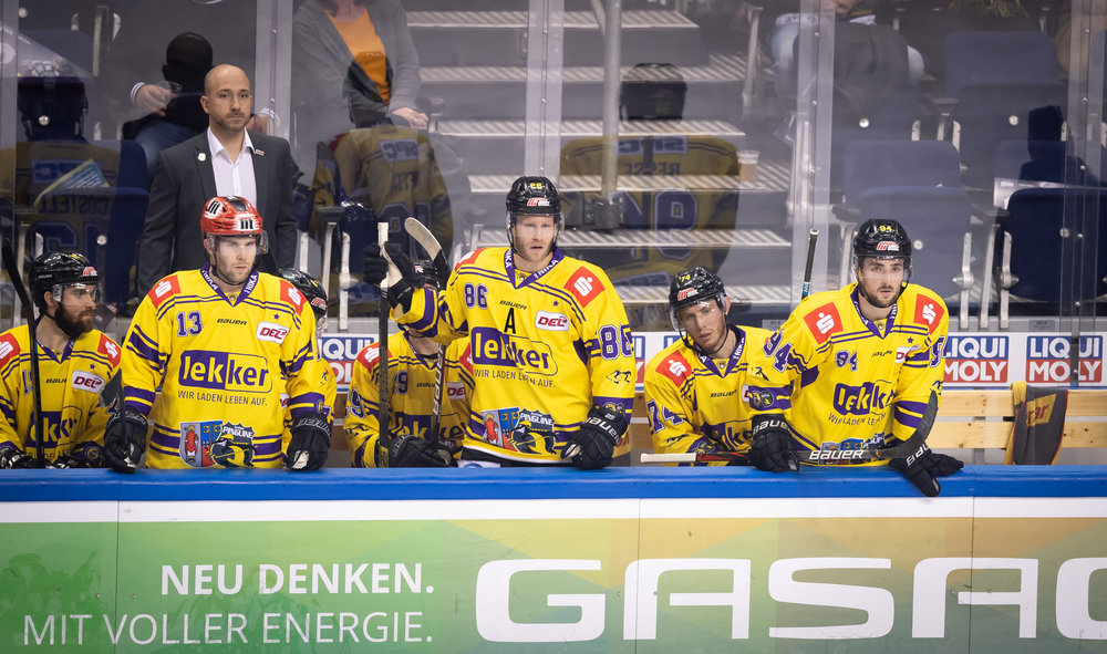 Einen Tag nach der 2:3-Heimniederlage gegen Bremerhaven: Krefeld feuert ...