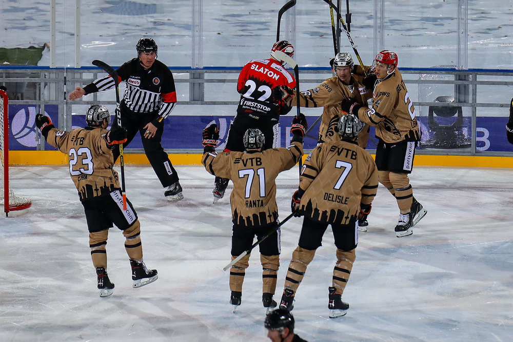 Vor gut 15.000 am Bieberer Berg: Frankfurts Roope Ranta mit Zaubertor ...