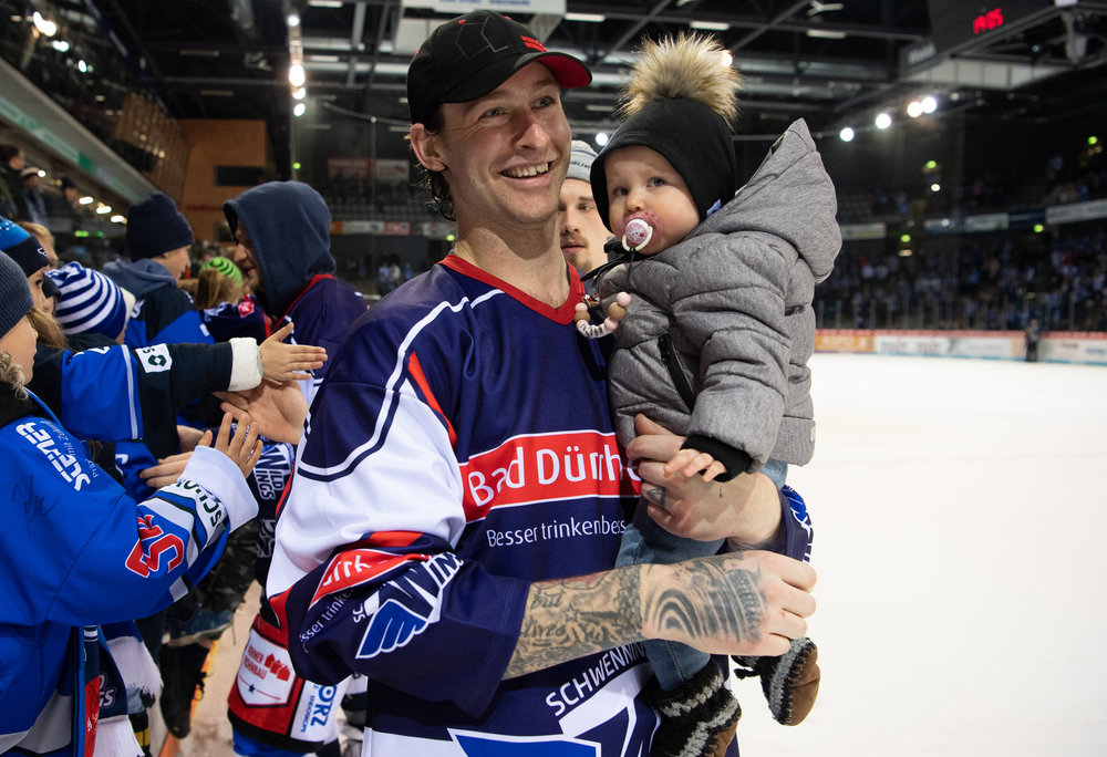 Verteidiger Colby Robak erhält in Schwenningen einen neuen ...
