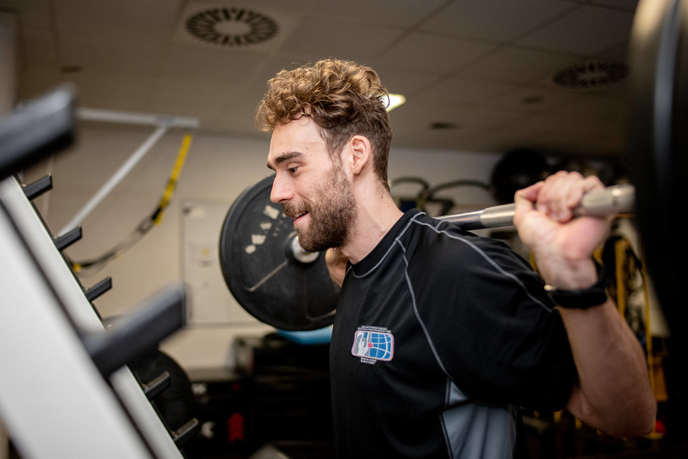 Bis Ende November: Nürnbergs Verteidiger Tim Bender verstärkt die ...