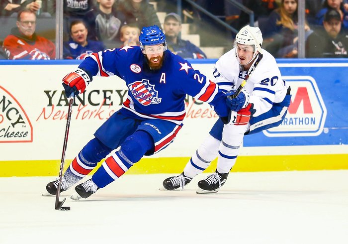 EHC Red Bull München stattet Andrew MacWilliam mit einem Tryout-Vertrag ...