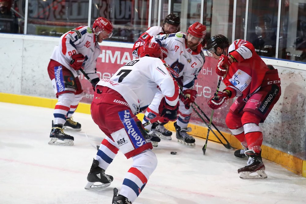Selbs Angreifer Lukas Miculka sorgt im Shootout für den Serienausgleich ...