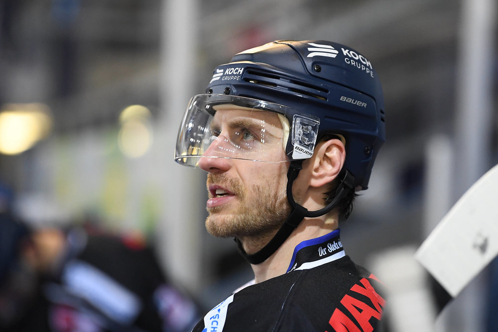 Nürnberg holt Defender Nicholas Welsh, Straubing verlängert mit Kael ...