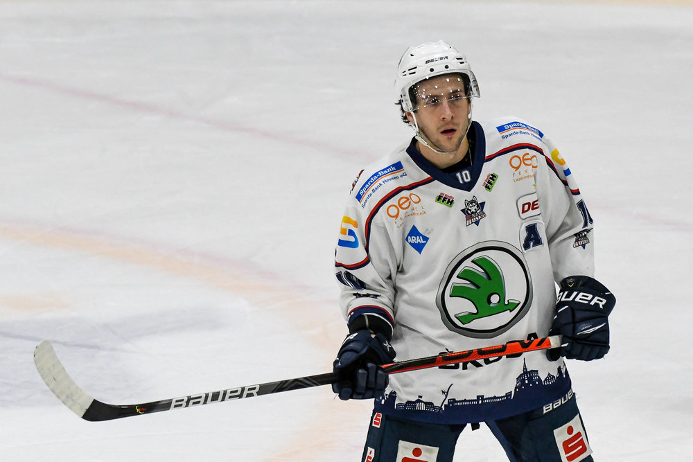 Brett Cameron verlängert in Kassel, Probevertrag für Trainersohn ...