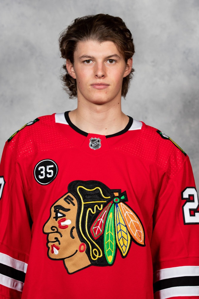 Nach NHL-Debüt: Chicago Blackhawks schicken Lukas Reichel wieder in die ...