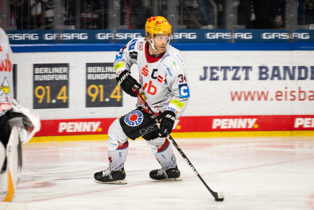 Nach Matchstrafe: Bremerhavens Philip Samuelsson für zwei Spiele ...