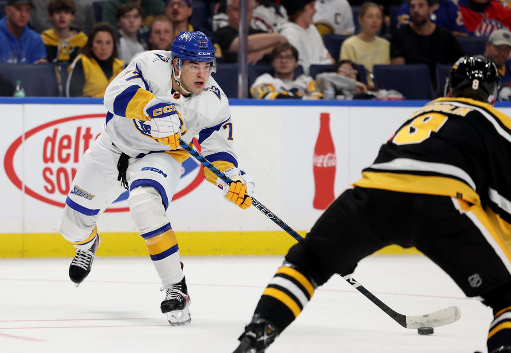 John Peterka bei Buffalos Sieg über Pittsburgh mit drittem ...