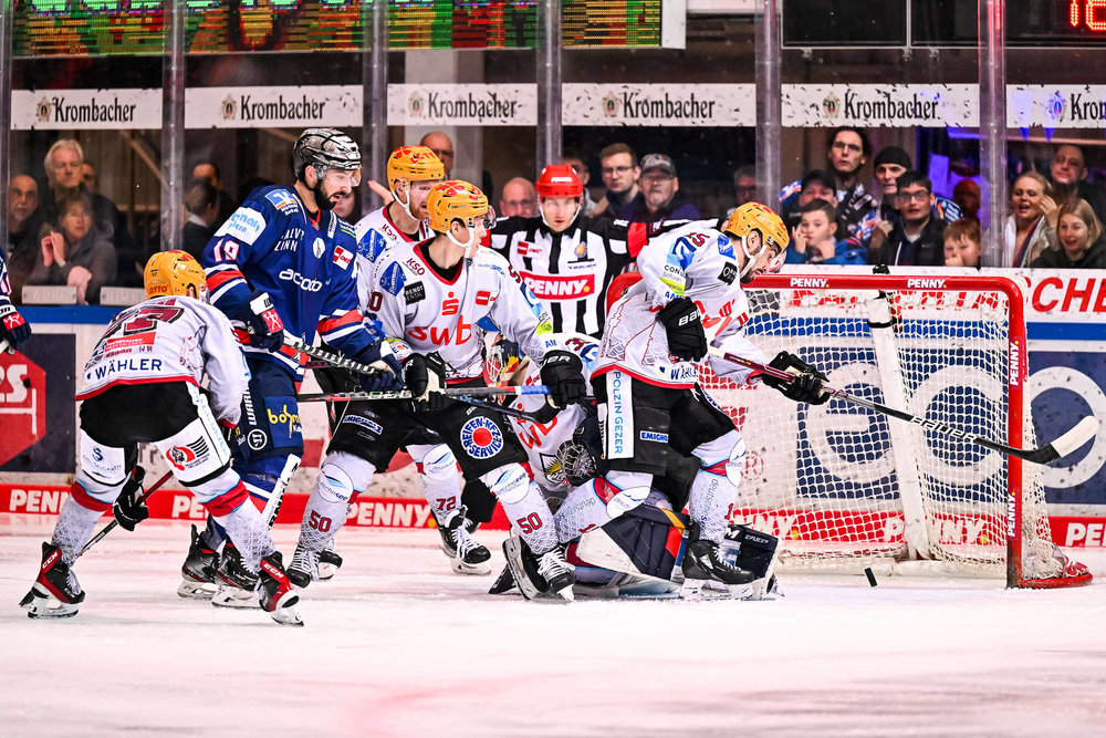 „Jeder Volldepp hat gesehen, dass der Puck an der Latte war" - Pinguins ...