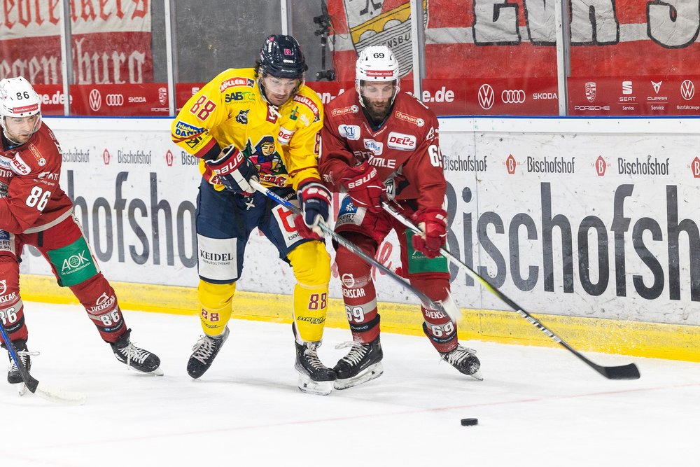 Schembri und Yogan drehen Match in der Schlussphase: Regensburg schlägt ...