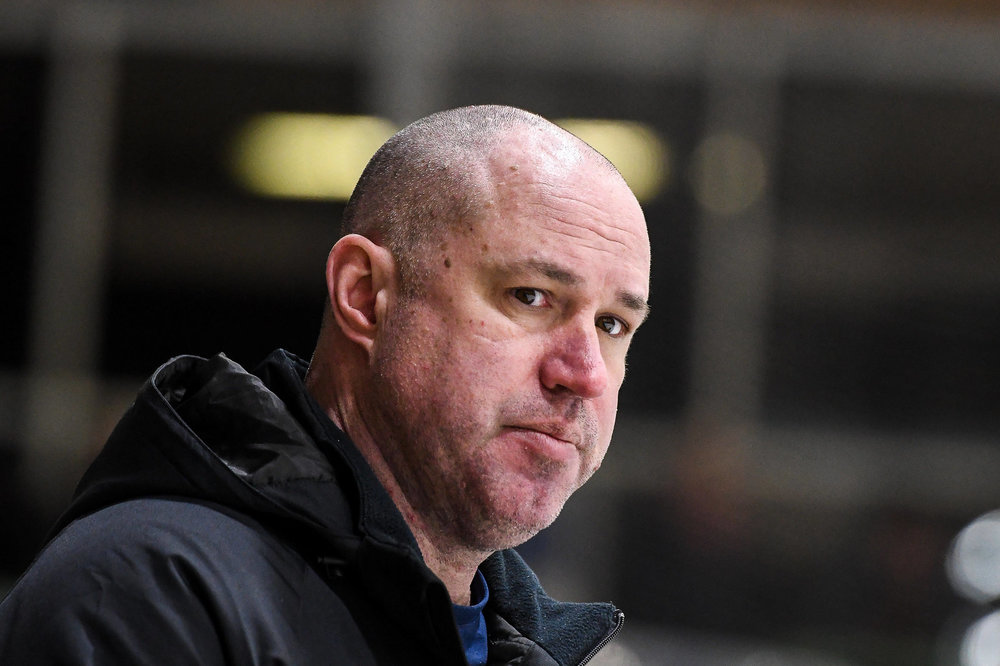 Austro-Kanadier Ryan Foster wird neuer Trainer der Selber Wölfe ...