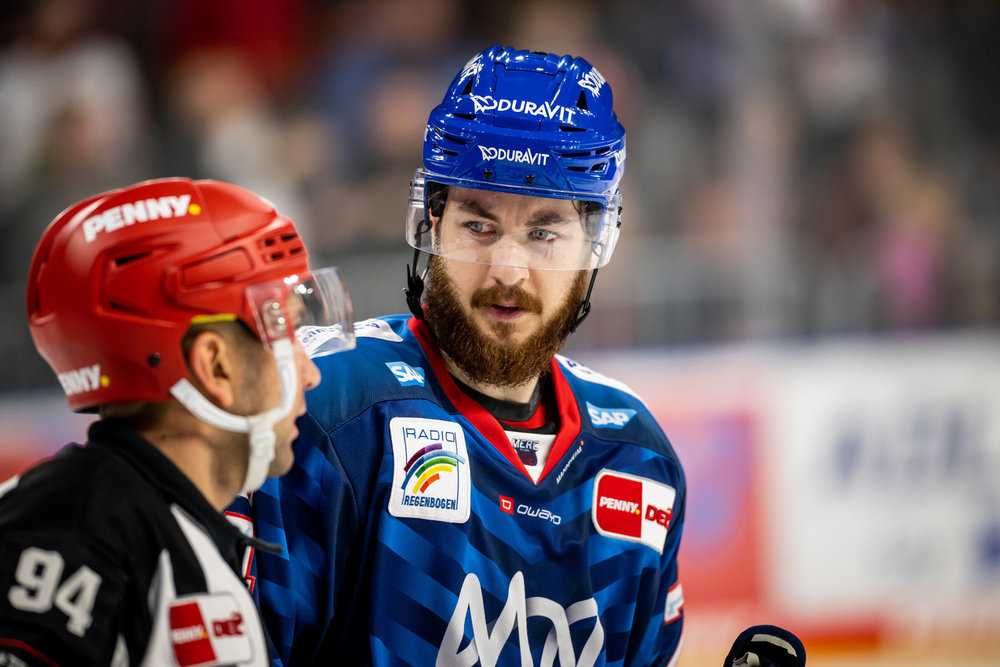 Mannheim einigt sich mit MacInnis auf weitere Zusammenarbeit ...