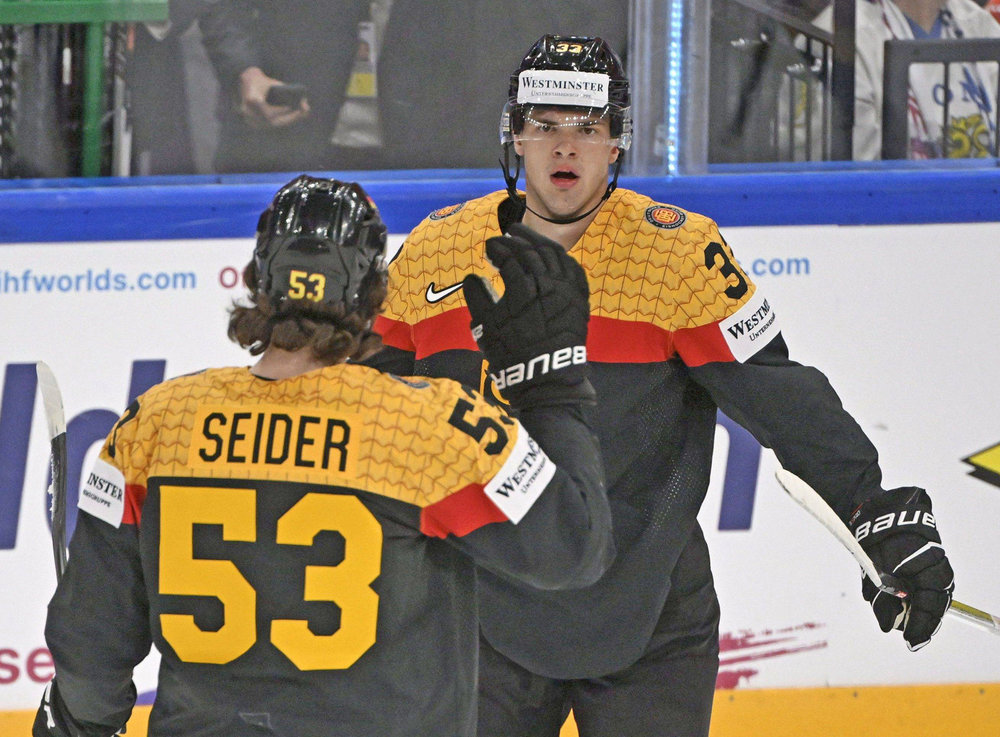 Moritz Seider und JJ Peterka im All-Star-Team bei der Weltmeisterschaft ...