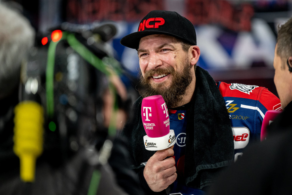 Patrick Reimer erhält Auszeichnung „Warrior of the Year“ der Alliance of European Hockey Clubs ...