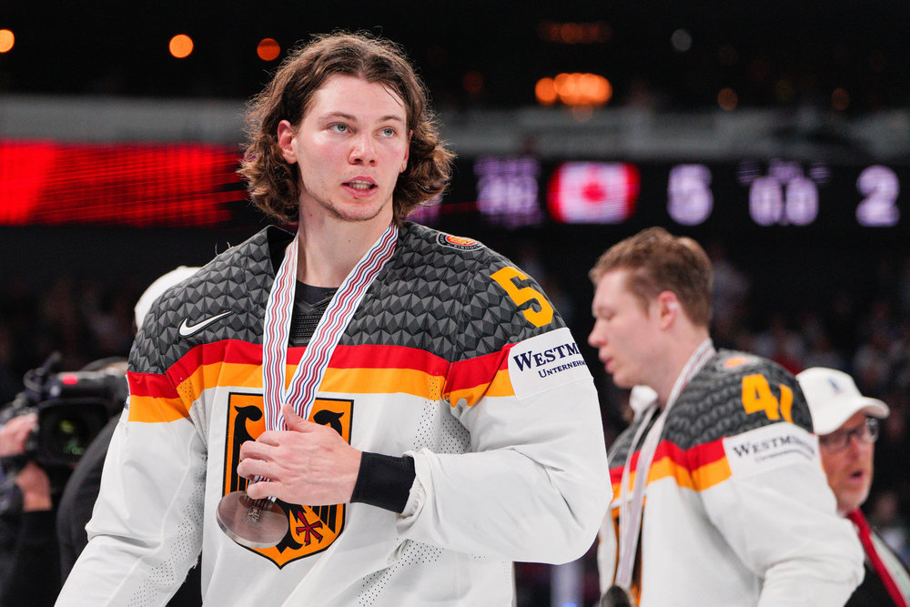 IIHF sucht den „Male Player of the Year“ – Moritz Seider und JJ Peterka ...