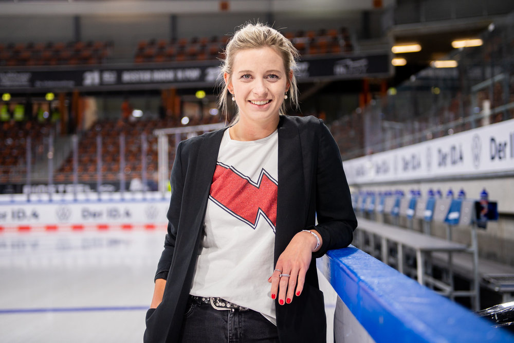Ronja Jenike wird Development Coach für die DEB-Frauenteams - Eishockey ...