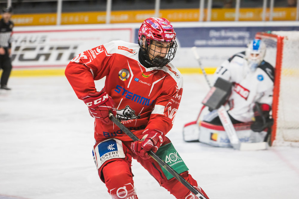 DEL2-Meister Regensburg stattet Sturmtalent Aleandro Angaran mit U21 ...