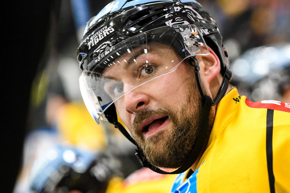 Rosenheim holt Travis Ewanyk in die DEL2 zurück, Kassel verlängert mit ...