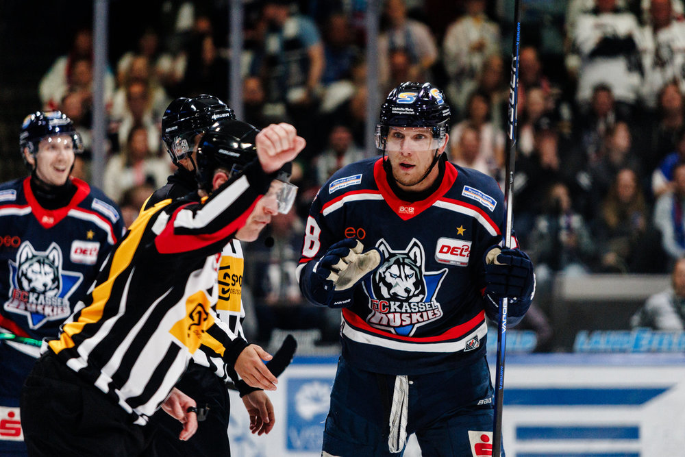 Trainerteam um Woodcroft bleibt in Kassel – David Wolf, Yannic ...