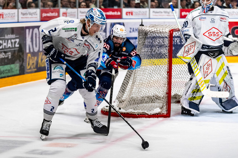 Verteidiger Jacob Friend verlässt die Dresdner Eislöwen wieder ...