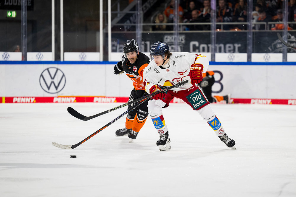 Tippmann verlässt Regensburg – DEG-Stürmer Boos erhält Förderlizenz für ...